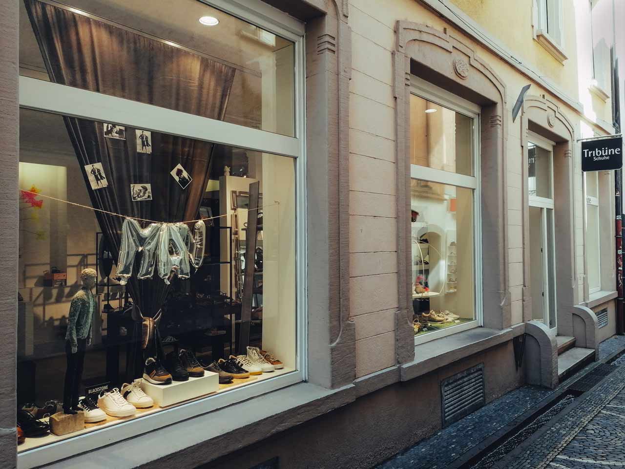 Normale Öffnungszeiten – Trıbüne Schuhe Freiburg Normale Öffnungszeiten – Trıbüne Schuhe Freiburg